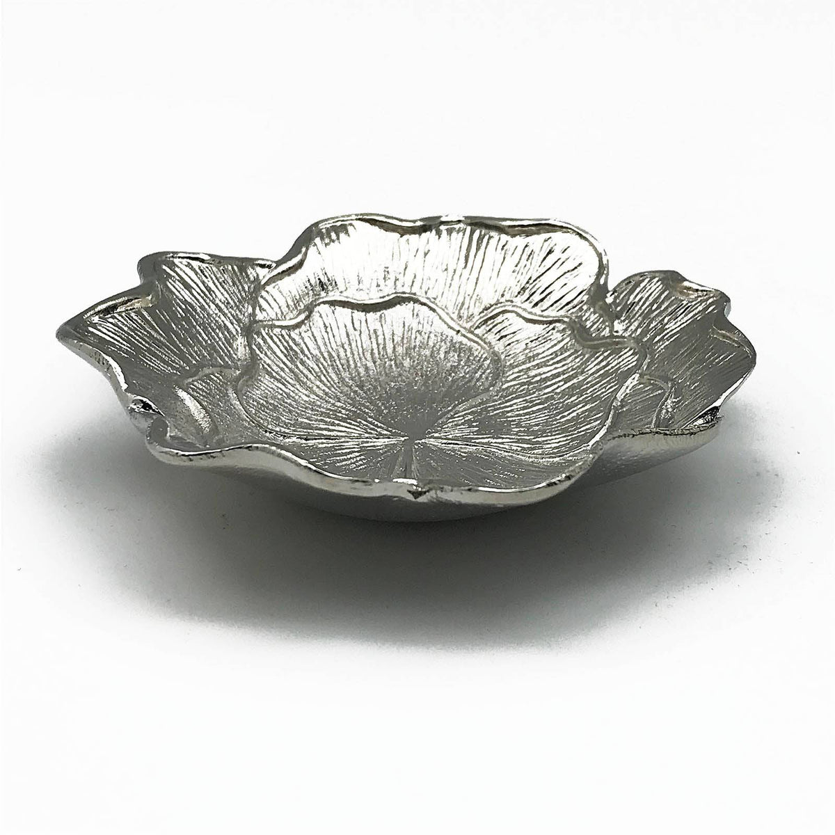 Handmade Zinc Plate/Ashtray Chrome 48134A000 | ebarza