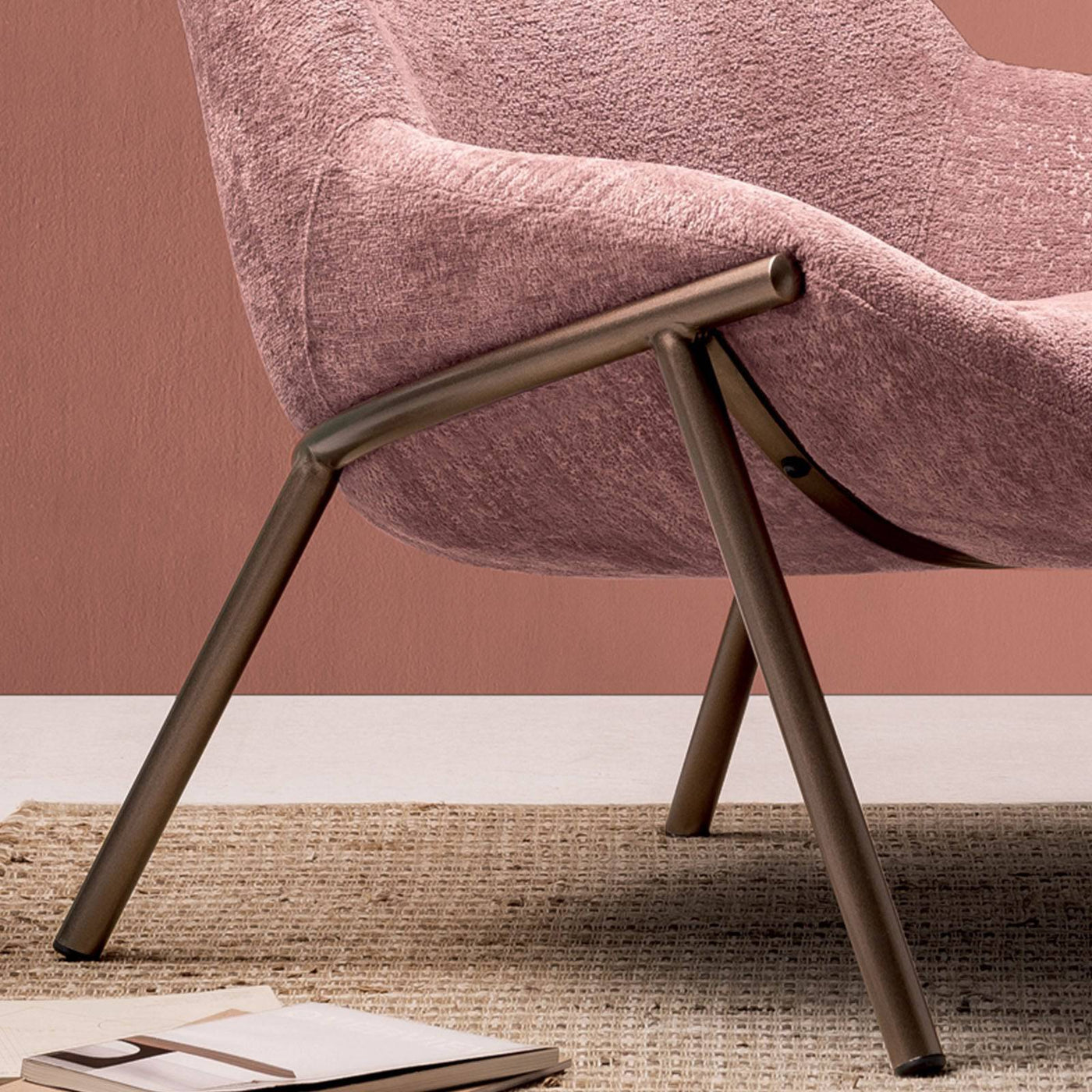 Oslo Pink Lounge Chair LC037