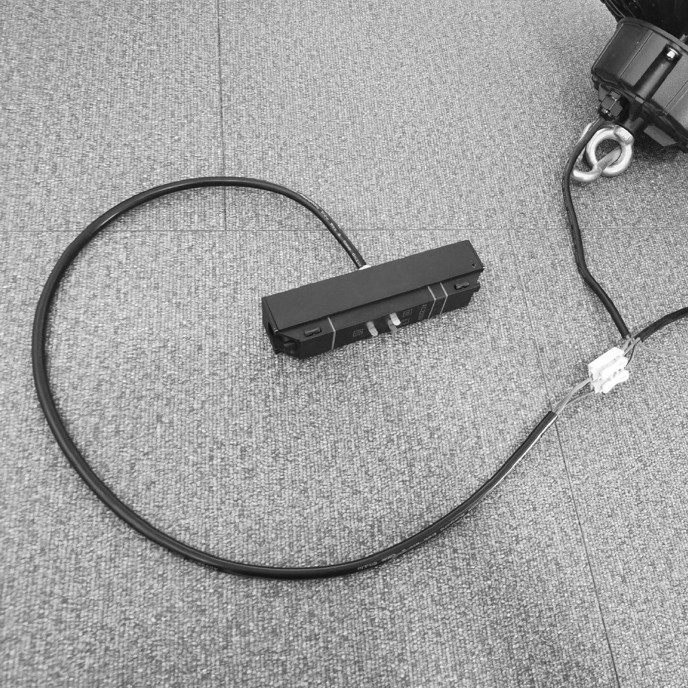 Track Light Rail Plug With Wire Ynd-20-1-C7